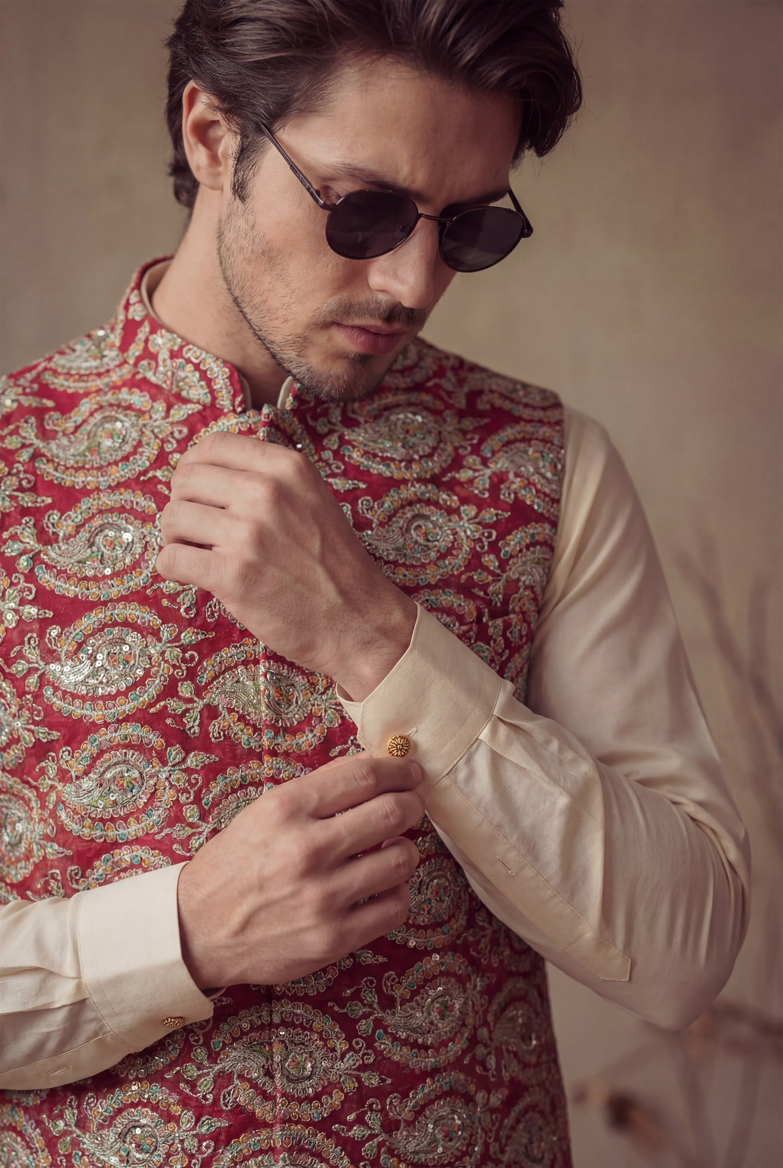 GOLD AND MAROON EMBOSSED WAISTCOAT – Humayunalamgir